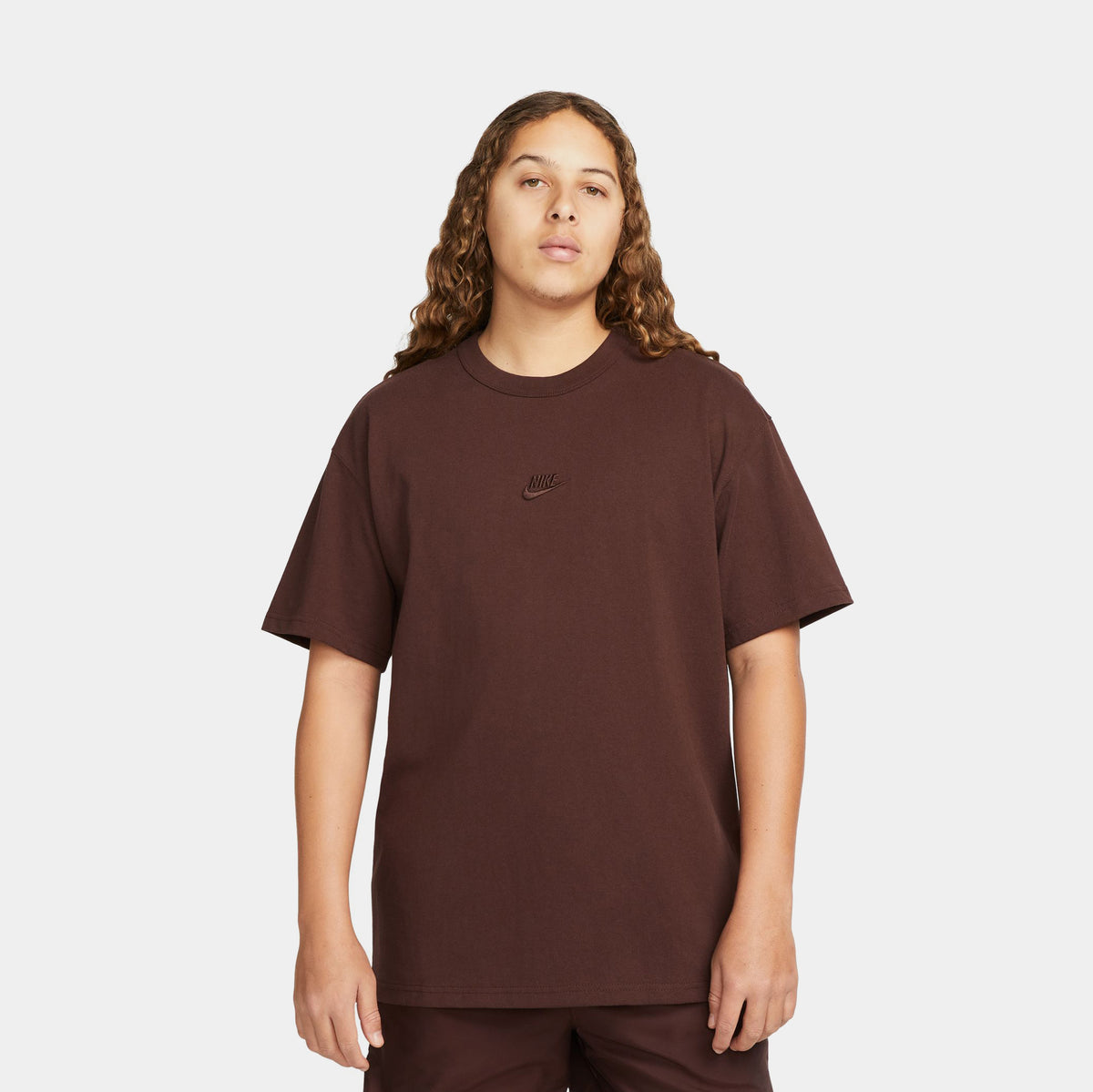 Nike NSW Premium Essentials Mens Short Sleeve Shirt Dark Brown DO7392 ...