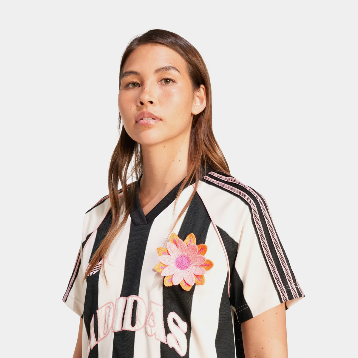 adidas Summer Glow Womens Jersey Wonder White Black KC0672 – Shoe Palace