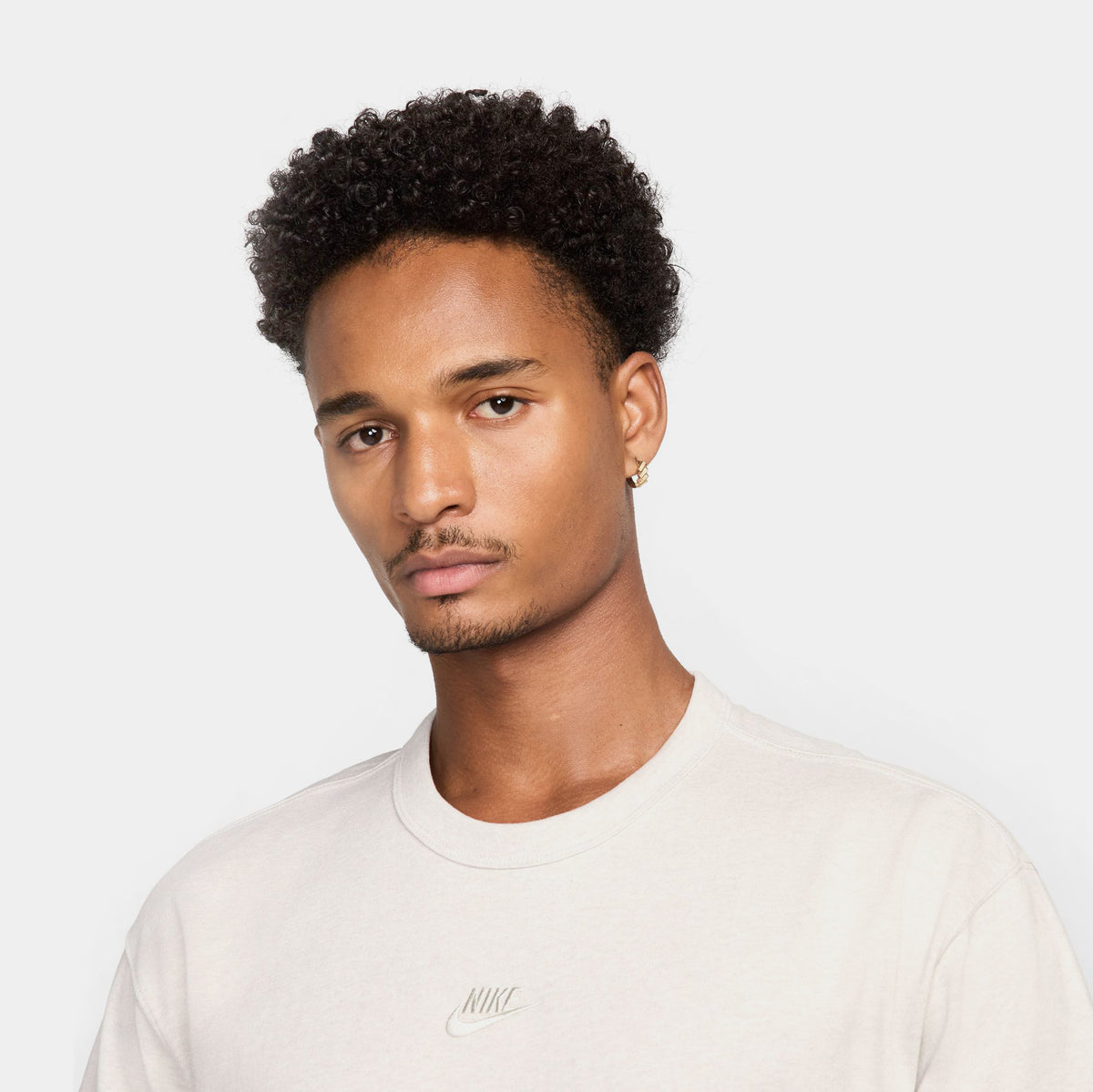 Nike NSW Premium Essentials Mens Short Sleeve Shirt Light Bone Heather ...