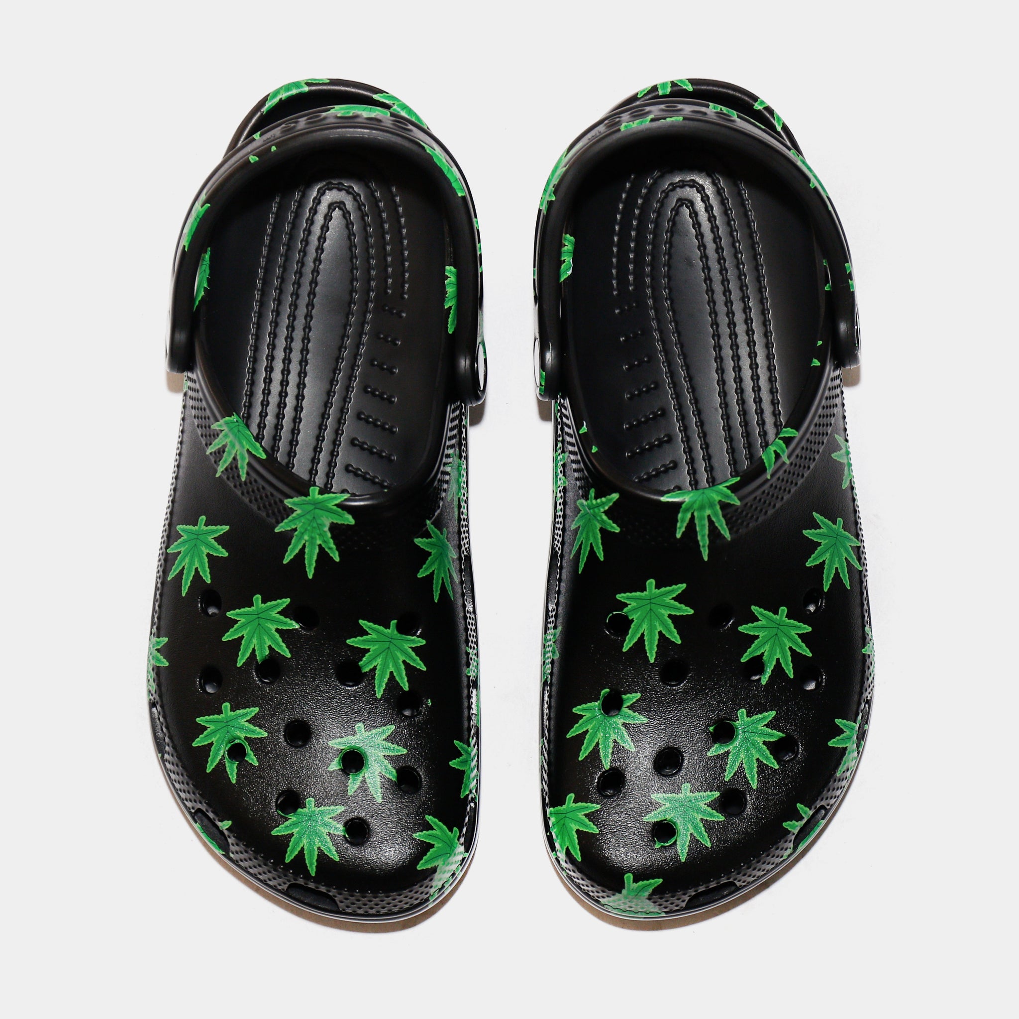 Crocs Classic Hemp Leaf Clog Mens Sandals Black 207296-001 – Shoe Palace