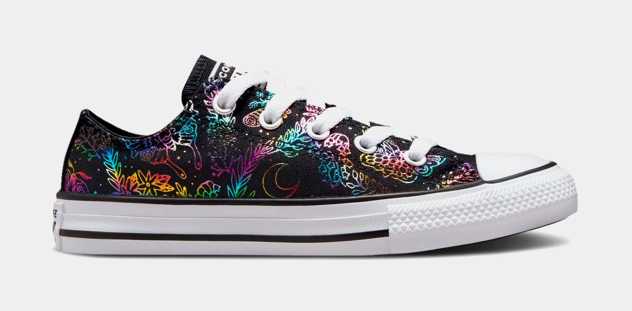 black converse with pattern