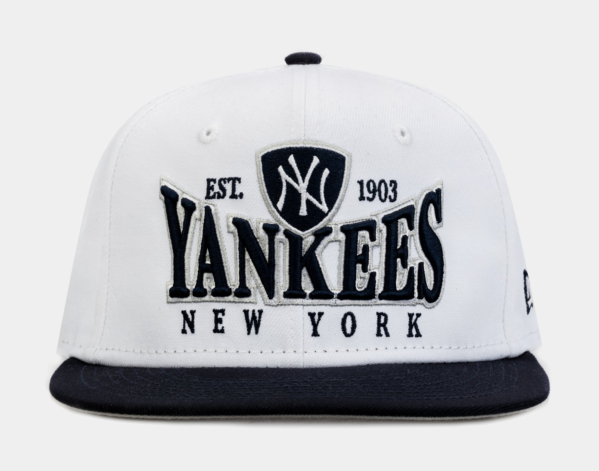 yankee logo hat